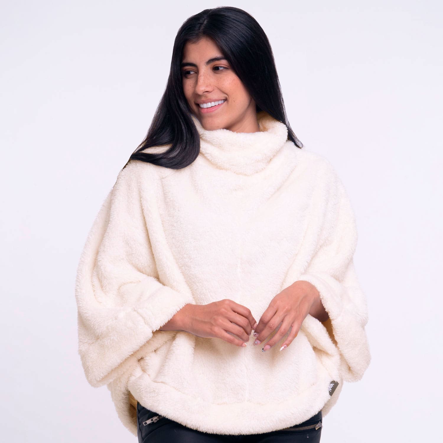 Saco peludo mujer - Poncho blanco Atacama - Yeti