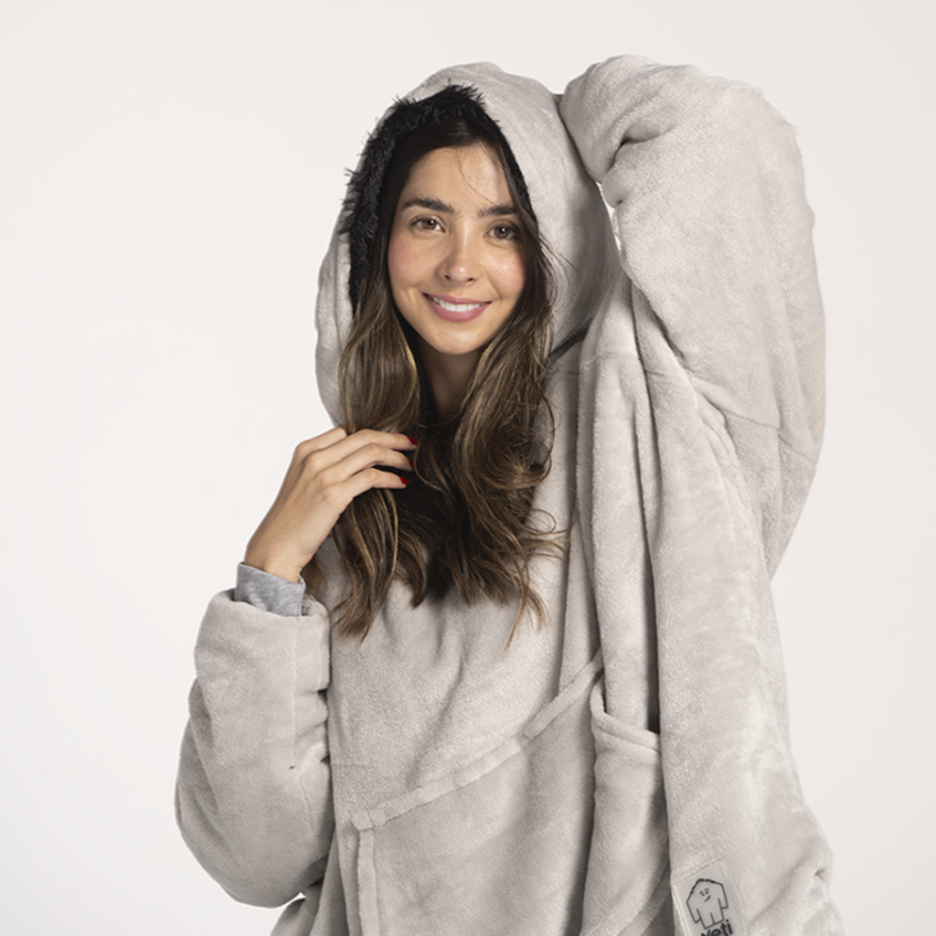 Ropa oversize. Saco cómodo y suave Saco gigante gris claro con negro ...